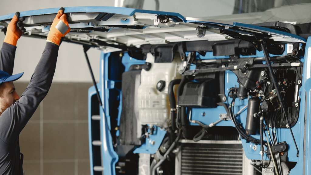 Truck Engine Diagnostics Tools | BFS Fleet Service